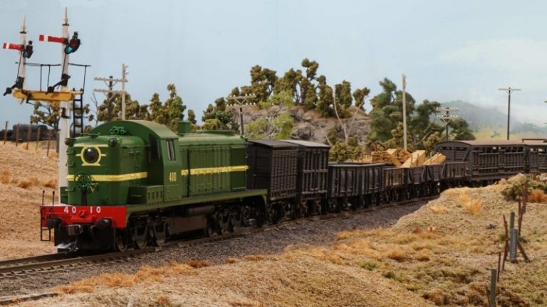 NSWGR 40 Class Diesel Electric Locomotive | Eureka Models