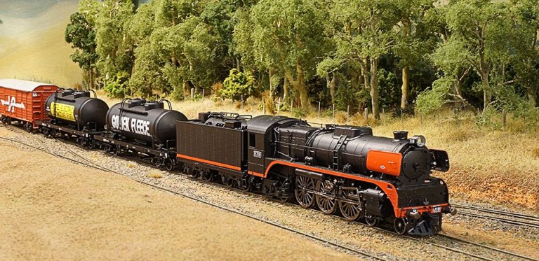 Victorian Railways R Class Steam Locomotive | Eureka Models